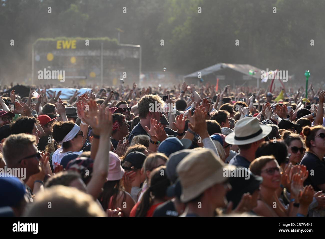 Spannende Festivals 2023 Niedersachsen Fotosnull