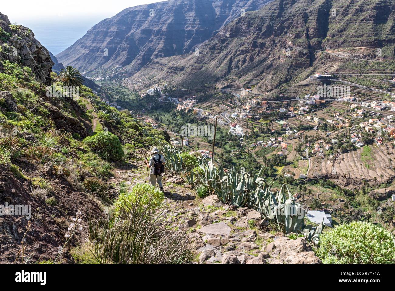 Wandern auf La Gomera. Das Valle Gran Rey, der wunderschöne Canyon auf der Kanarischen Insel La ...