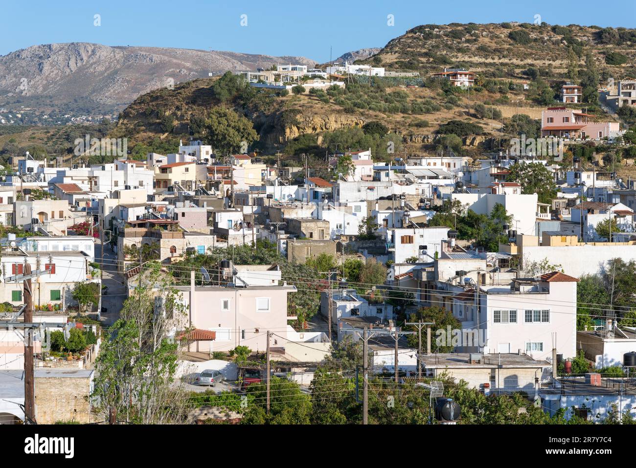 Pitsidia liegt zwischen dem Ida-Gebirge und dem Asterousia-Gebirge in ...