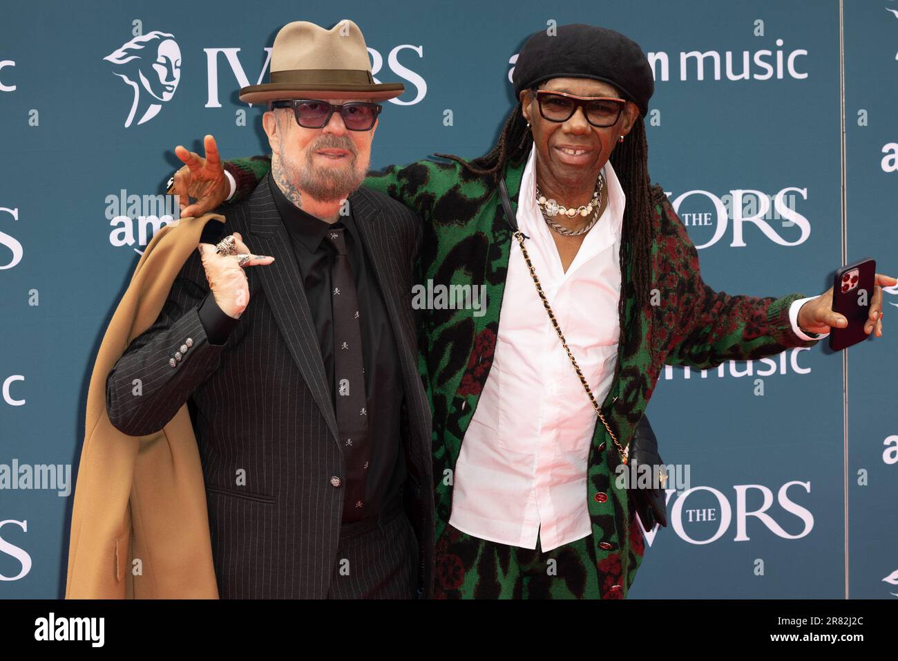 Gäste kommen im IVORS at Grosvenor House Hotel an. Es bietet: Dave ...