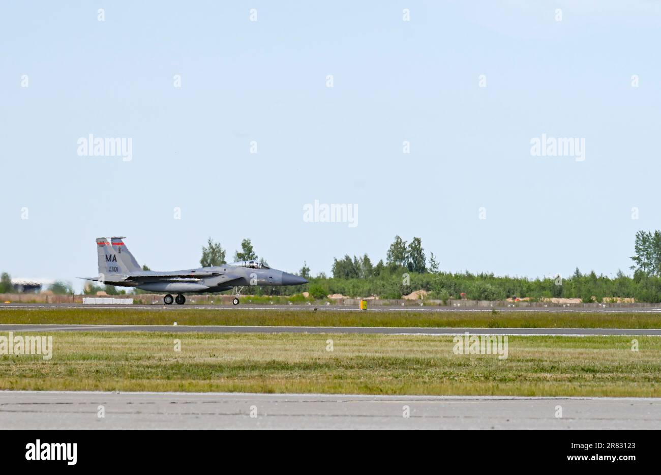 EIN US-AMERIKANISCHER Air Force F-15 Eagle-Flugzeuge, die dem 104 ...