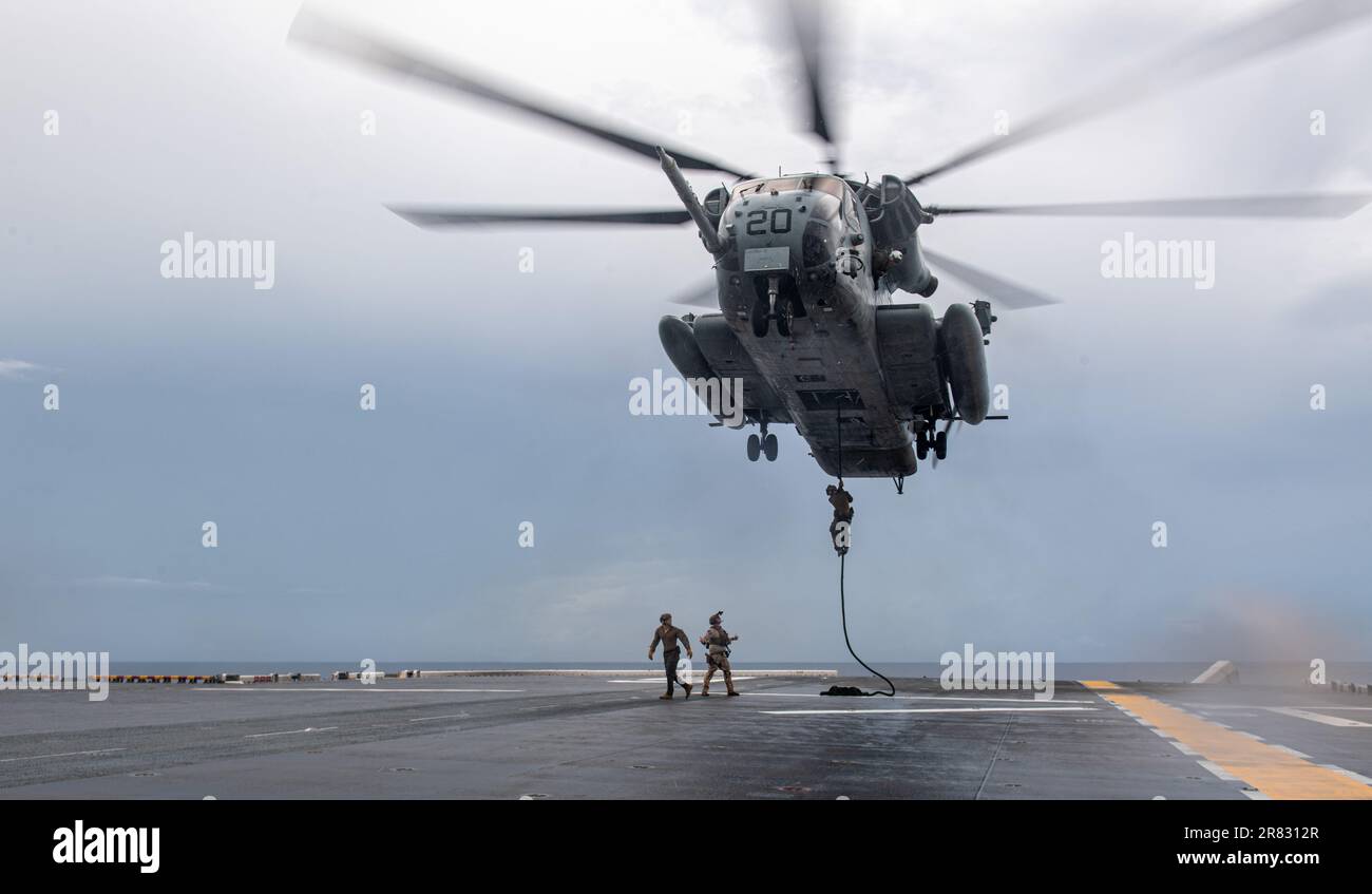 PHILIPPINISCHE SEE (13. Juni 2022) Marines, die der 31. Marine ...