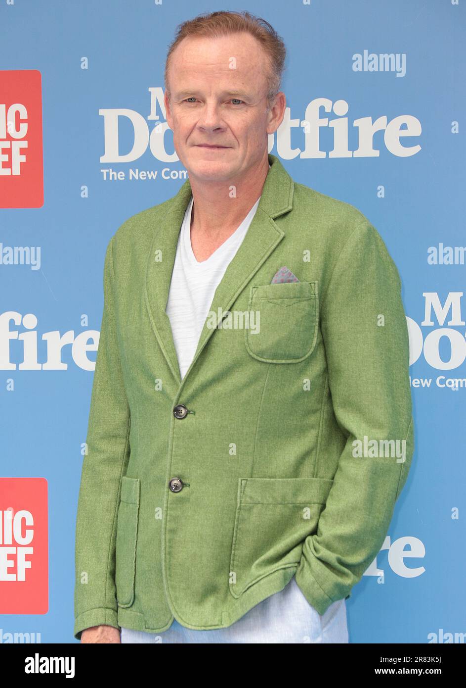 Mrs doubtfire galavorstellung -Fotos und -Bildmaterial in hoher ...