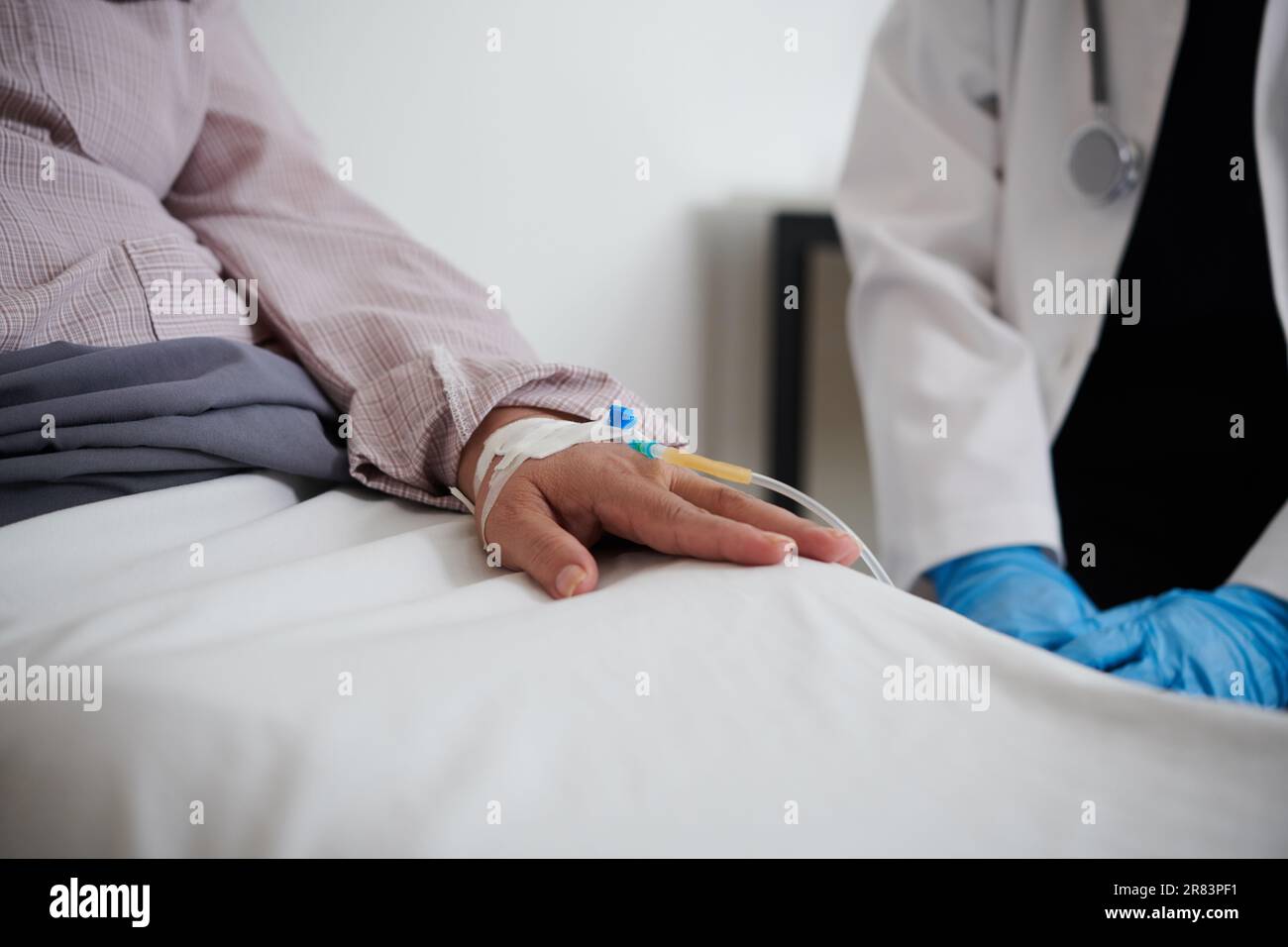 Katheter einführen -Fotos und -Bildmaterial in hoher Auflösung – Alamy