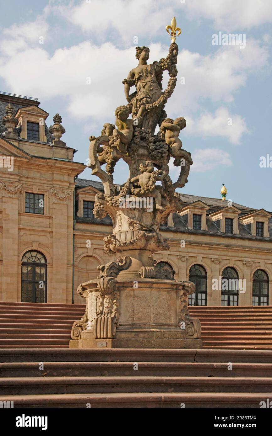 Flora Vase, Barock, Treppen zur Orangerie, Schlosspark, Fulda, Hessen ...
