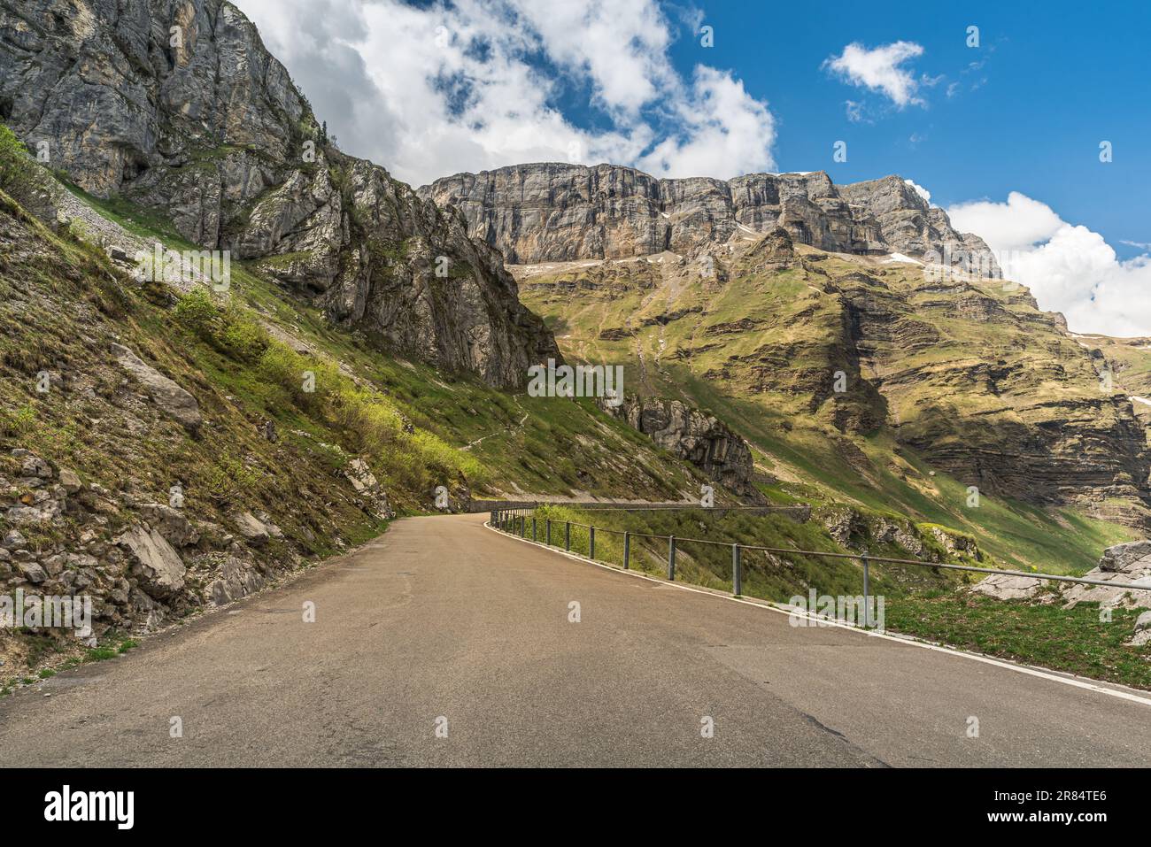 Klausenpass Bergstraße, die die Kantone Uri und Glarus in den Schweizer ...
