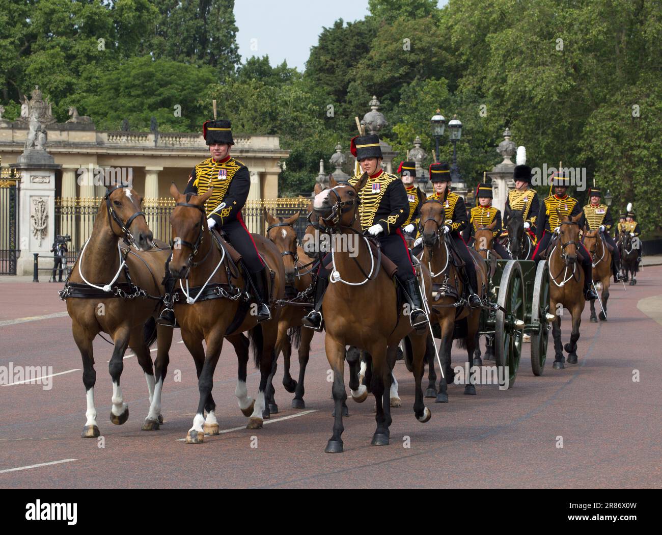 Königstruppe königliche artillerie -Fotos und -Bildmaterial in hoher ...