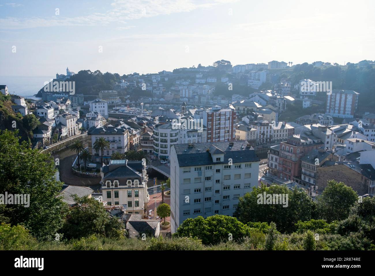 Luarca leuchtturm -Fotos und -Bildmaterial in hoher Auflösung – Alamy
