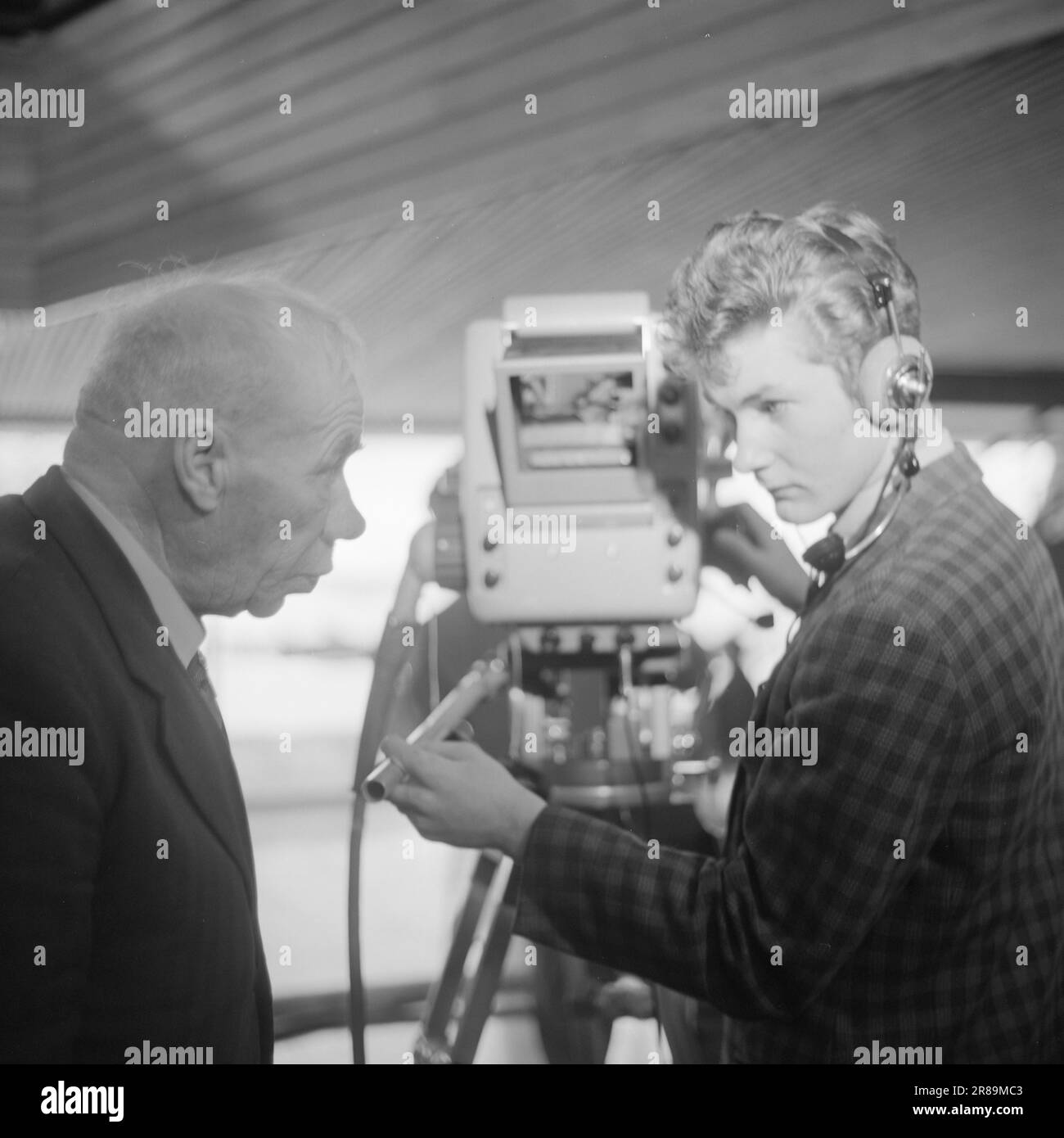 Tatsächlich 13-8-1960: Foxskin-mota Georg Brjønnes, der Trapper und ...