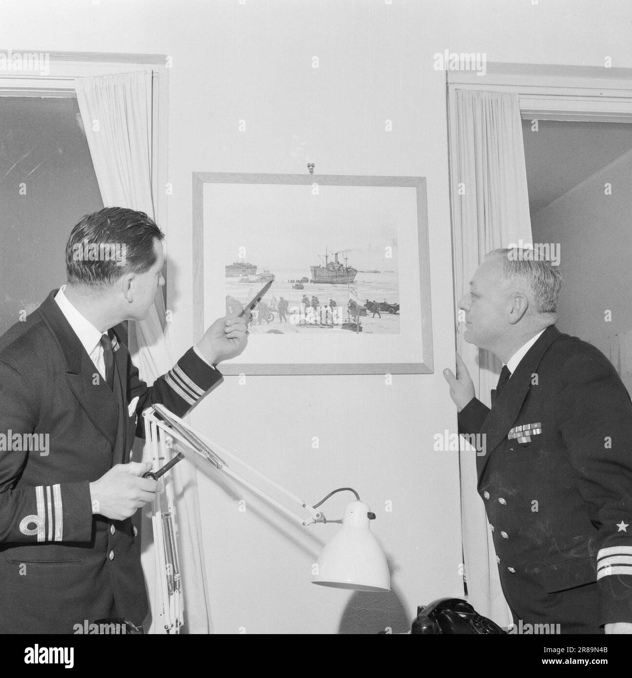 German navy officer -Fotos und -Bildmaterial in hoher Auflösung - Seite ...