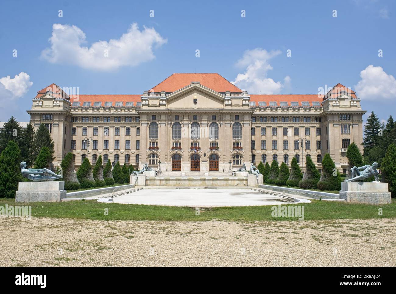 Debrecen, Ungarn - 18. Juni 2023: Ein Spaziergang im Zentrum von ...