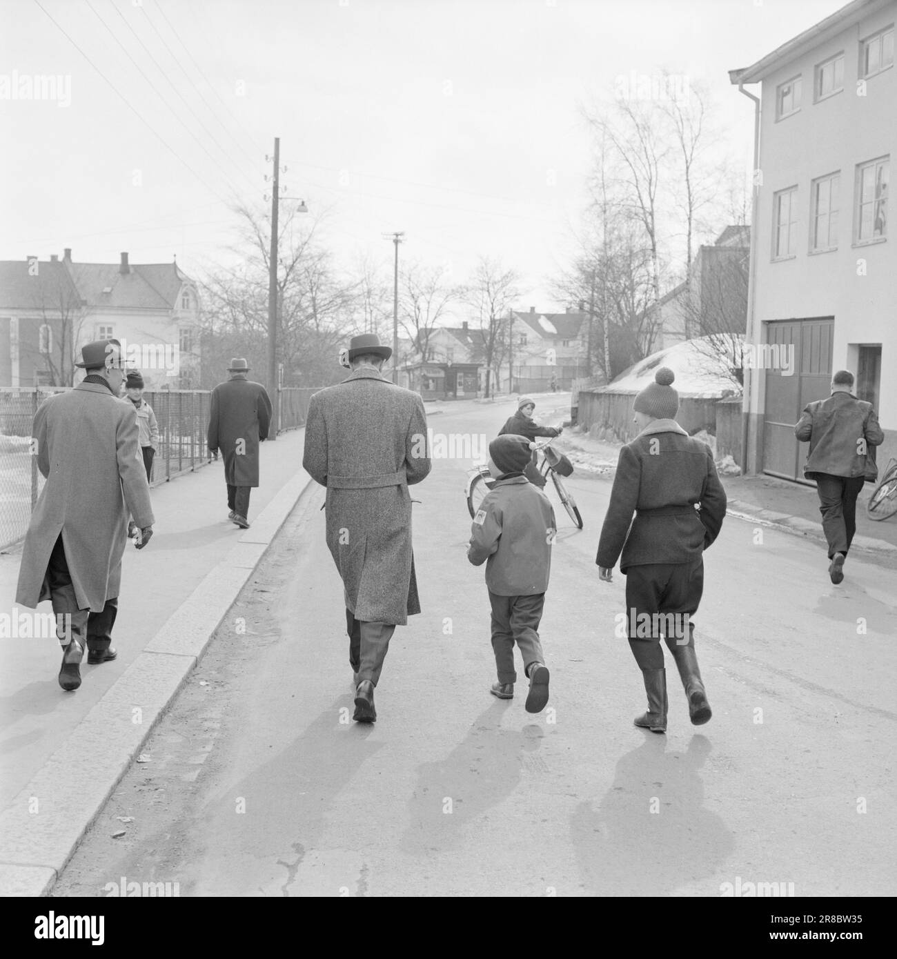 Aktueller Stand 16-8-1960: Würstchen, Jus und Juster [Foto 0039]die ...