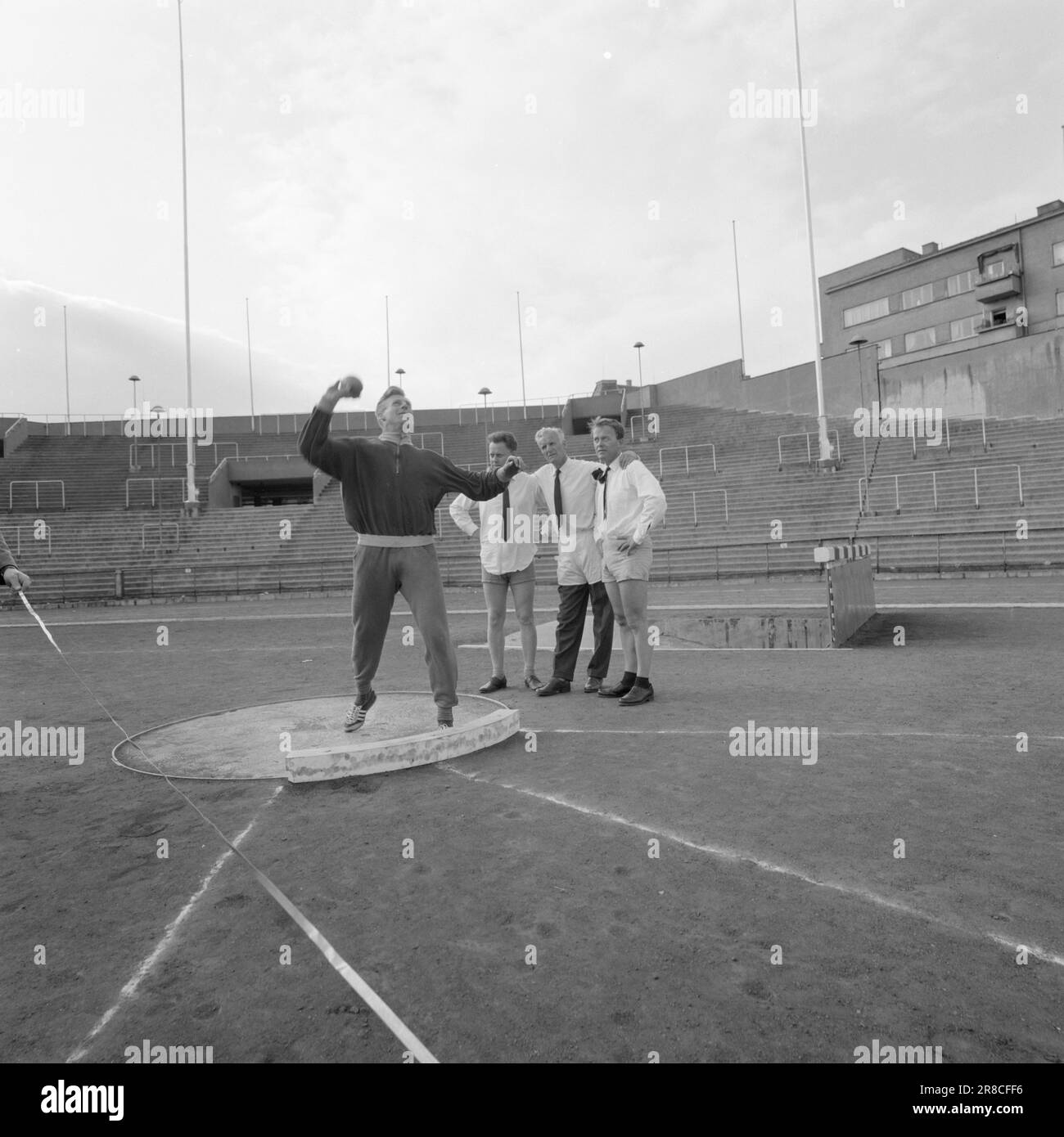 Aktuell 42-9-1960: Sie sprechen besser: „Make it better yourself ...