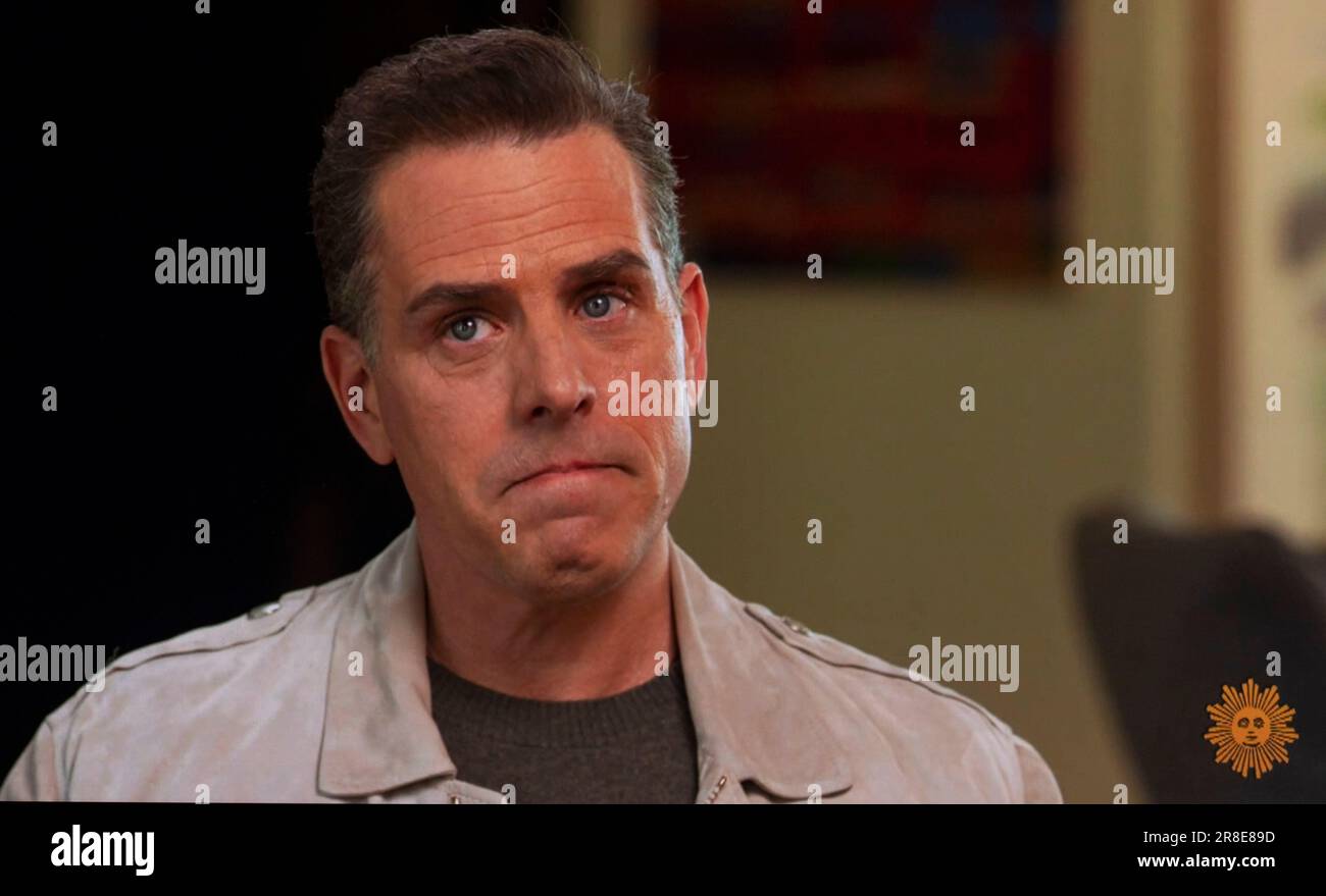 04. April 2021, New York, New York, USA – HUNTER BIDEN setzt sich zu ...