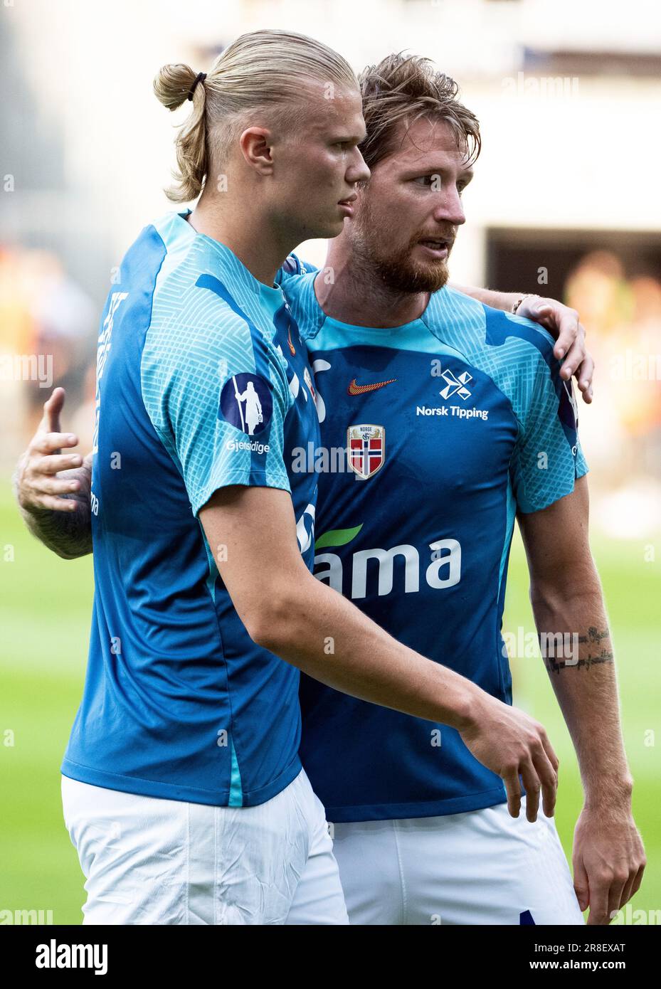 Oslo, Norwegen. 20. Juni 2023. Erling Haaland und Stefan Strandberg aus Norwegen wärmen sich vor ...