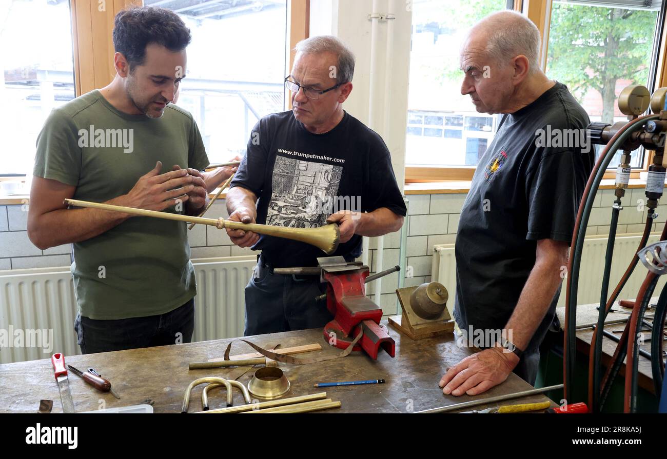 Rostock, Deutschland. 21. Juni 2023. Alvarez Ruben (l-r), Restaurator ...