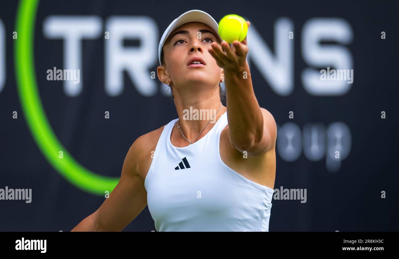 Elina Avanesyan aus Russland in der ersten Runde des Tennisturniers ...