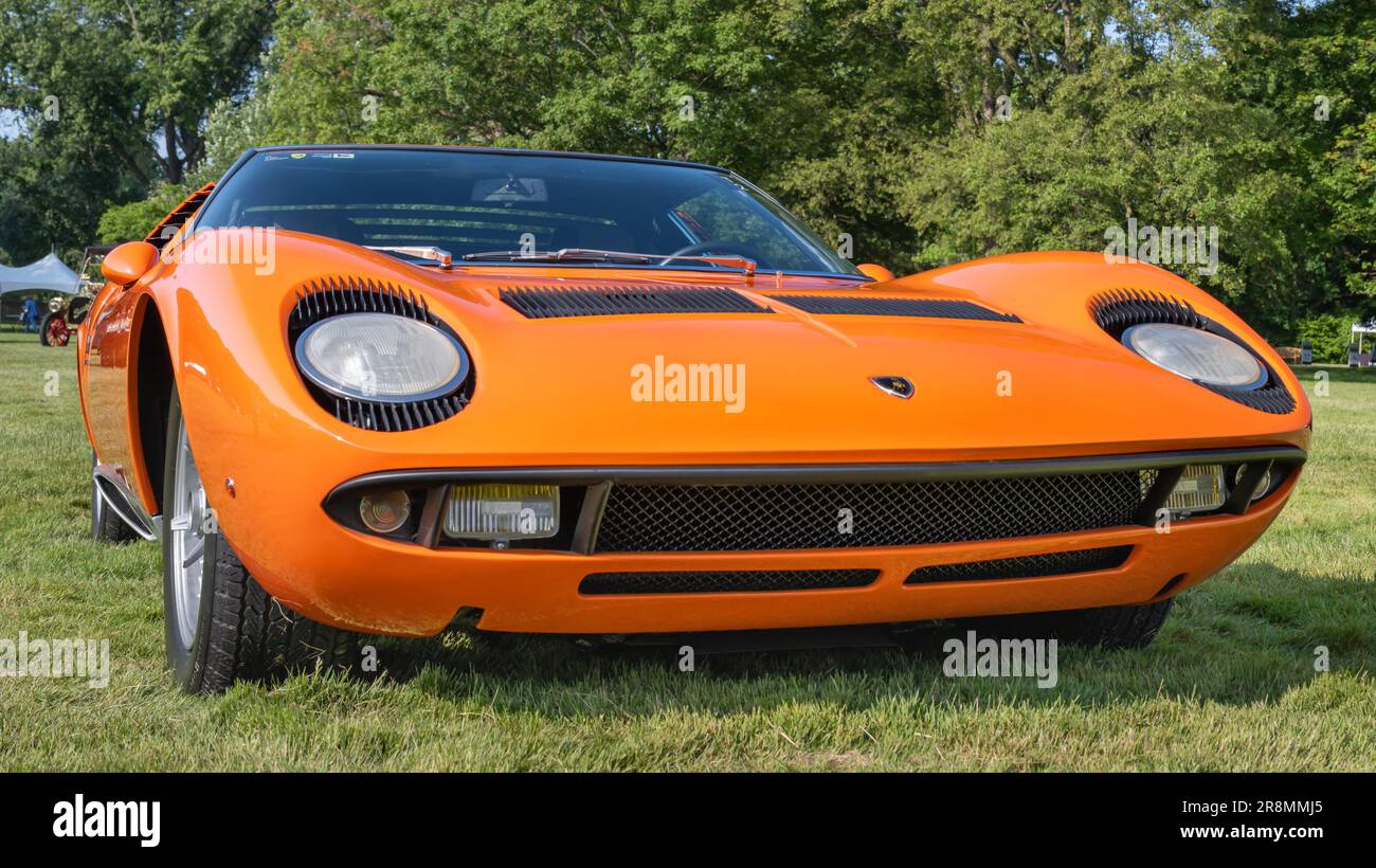 GROSSE POINTE SHORES, MI/USA - 18. JUNI 2023: A 1971 Lamborghini Muira ...