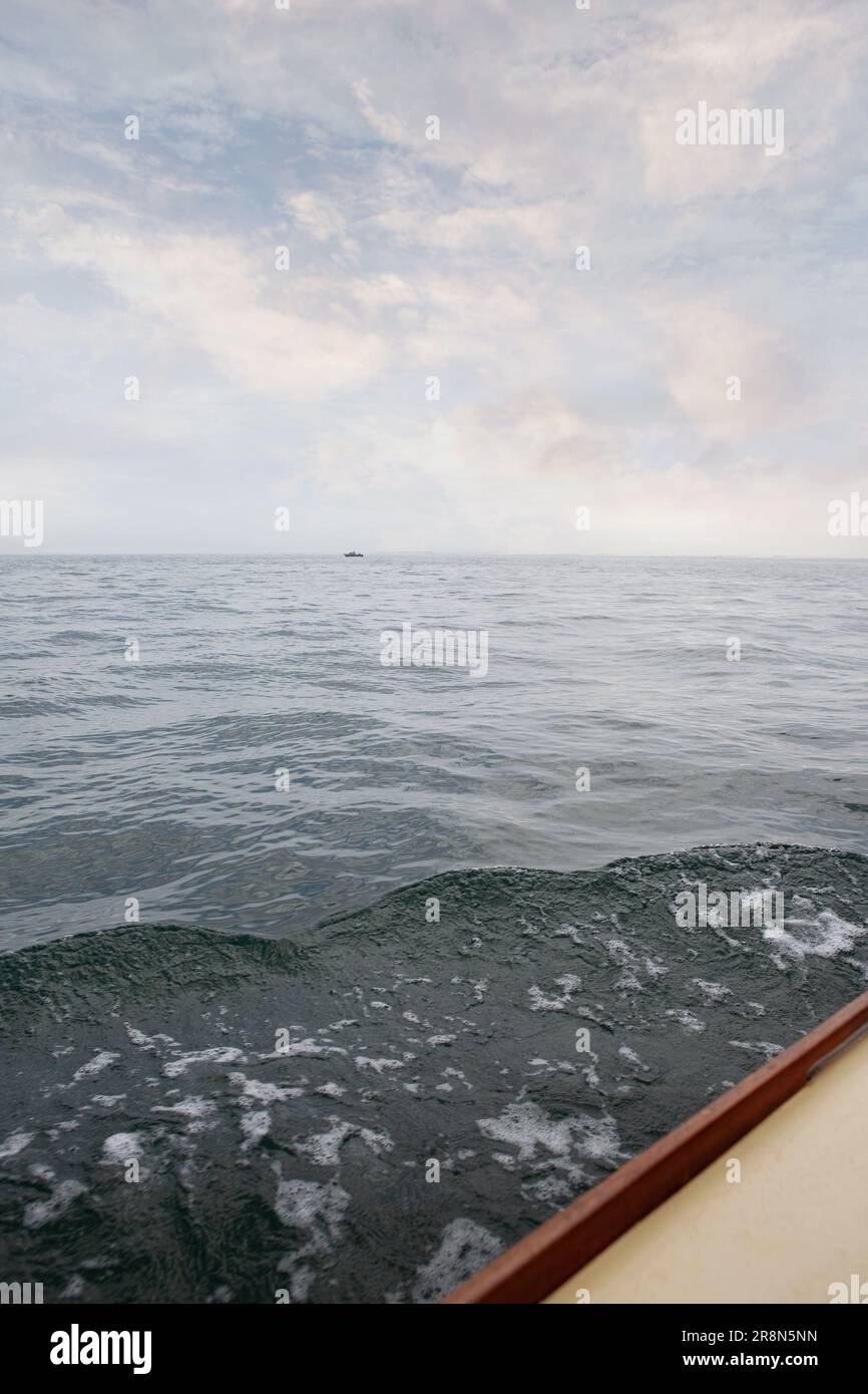 Segeln auf rauer see -Fotos und -Bildmaterial in hoher Auflösung – Alamy
