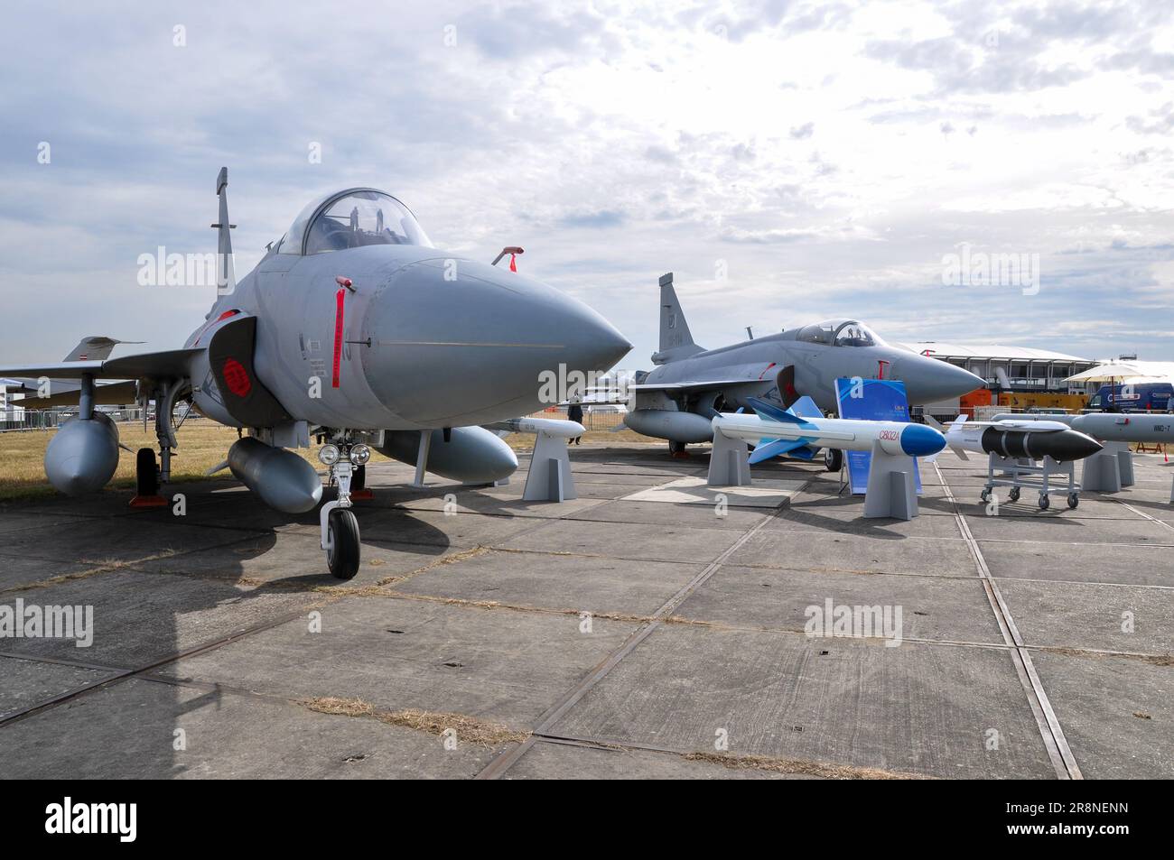 PAC JF-17 Thunder, CAC FC-1 Xiaolong (Fierce Dragon) Jet Fighter plane ...
