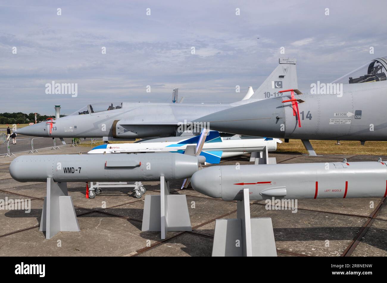 Flir tag nacht targeting pod -Fotos und -Bildmaterial in hoher ...