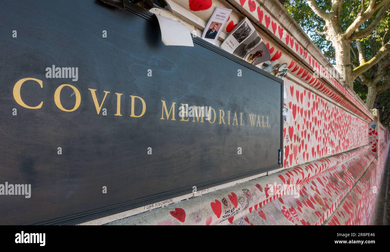 Nationale covid gedenkmauer london -Fotos und -Bildmaterial in hoher ...