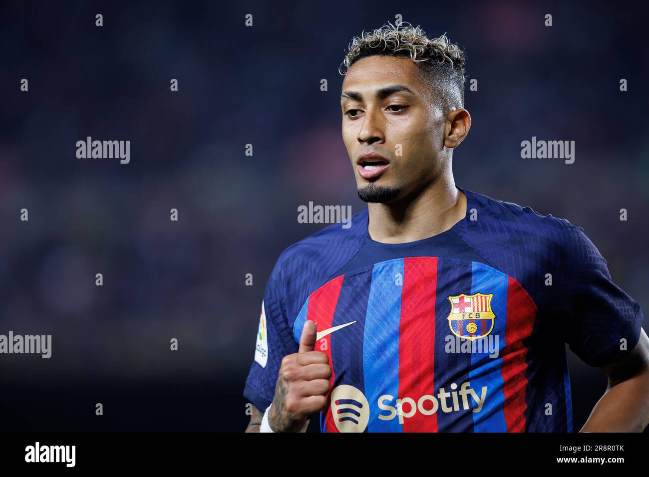 BARCELONA – APR 10: Raphinha in Aktion beim LaLiga-Spiel zwischen dem ...