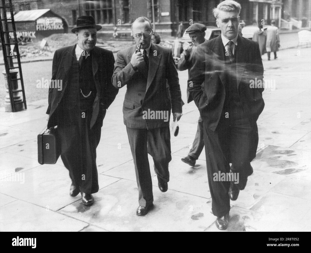 Sir vincent tewson -Fotos und -Bildmaterial in hoher Auflösung – Alamy