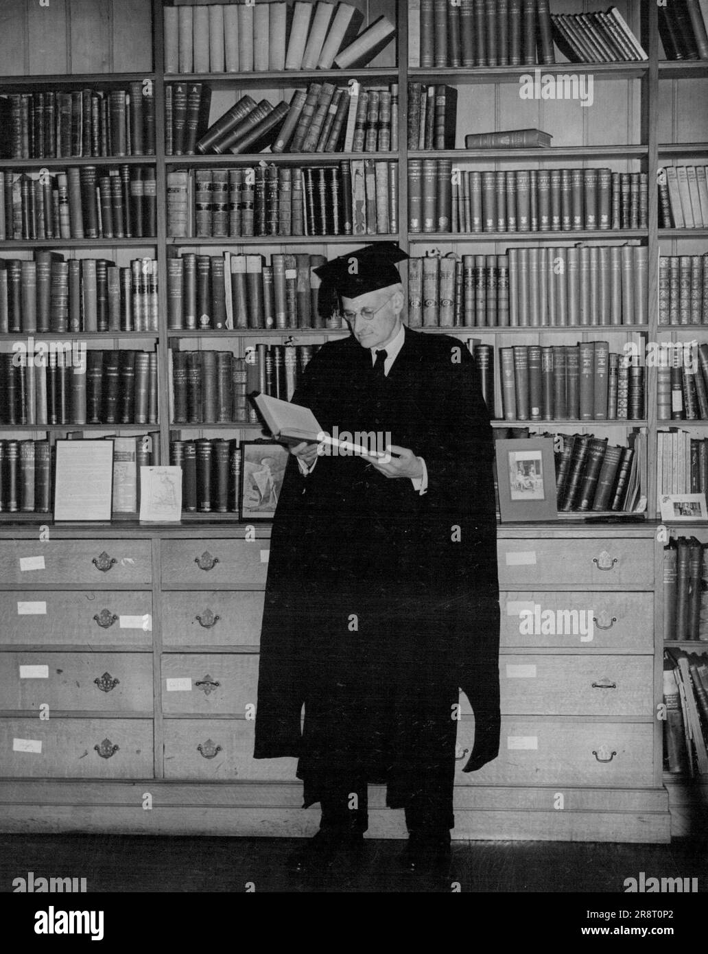 Professor george macaulay trevelyan -Fotos und -Bildmaterial in hoher ...