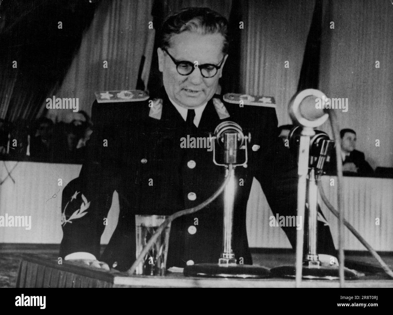 Josip broz tito Schwarzweiß-Stockfotos und -bilder - Alamy