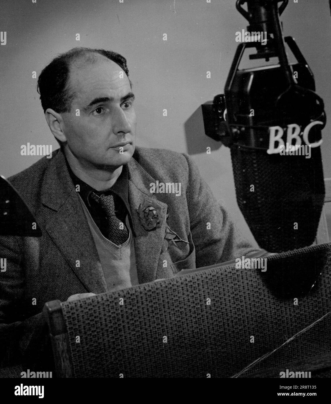 Evelyn john st loe strachey -Fotos und -Bildmaterial in hoher Auflösung ...