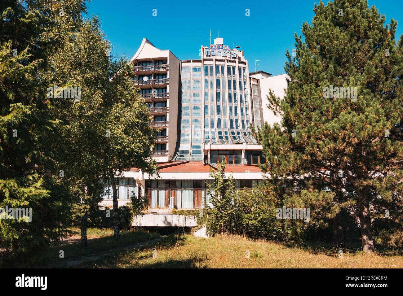 Hotel Narcis, ein verlassenes Hotel mit 124 Zimmern im Skigebiet ...