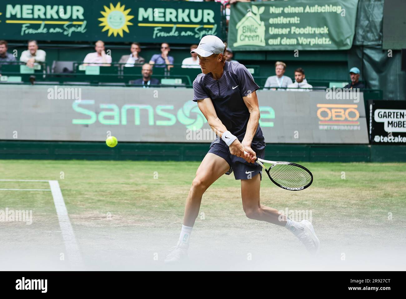 Jannik sinner rasentennis -Fotos und -Bildmaterial in hoher Auflösung - Seite 2 - Alamy