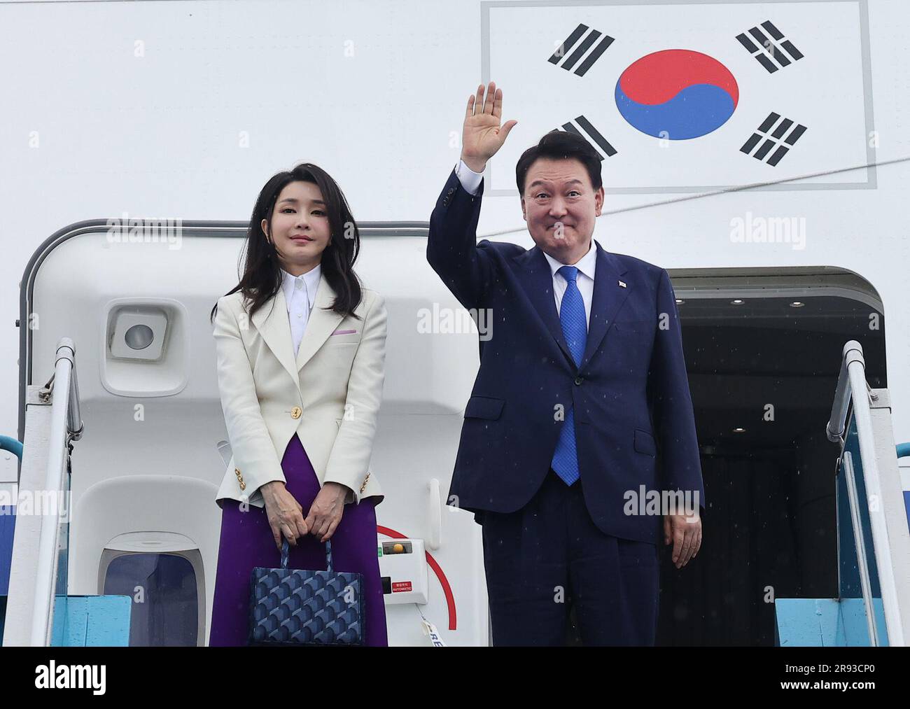 24. Juni 2023. Yoon kehrt aus Vietnam nach Hause zurück. Besuchen Sie ...