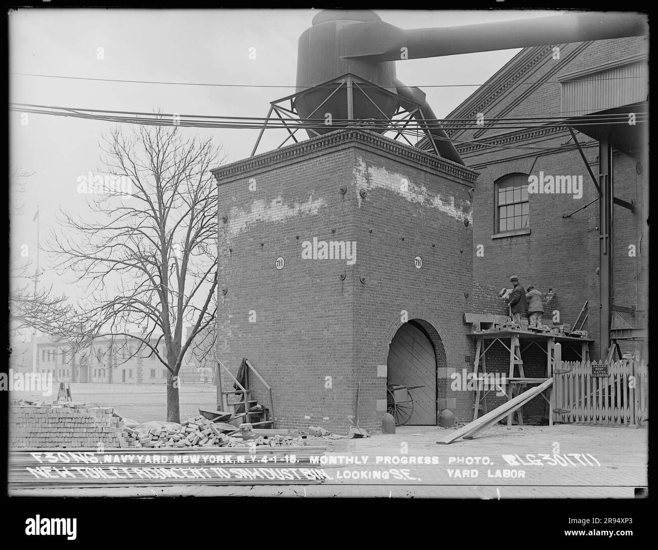 Zum dach neigen Schwarzweiß-Stockfotos und -bilder - Alamy Zum dach neigen Schwarzweiß-Stockfotos und -bilder - Alamy