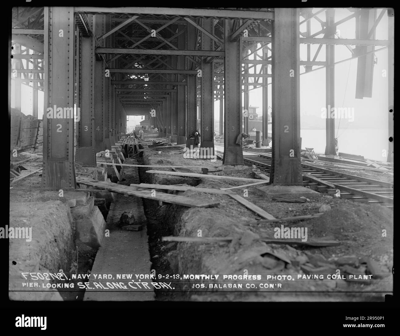 Monthly Progress Photo, Paving Coal Plant Pier, südöstlich entlang der ...