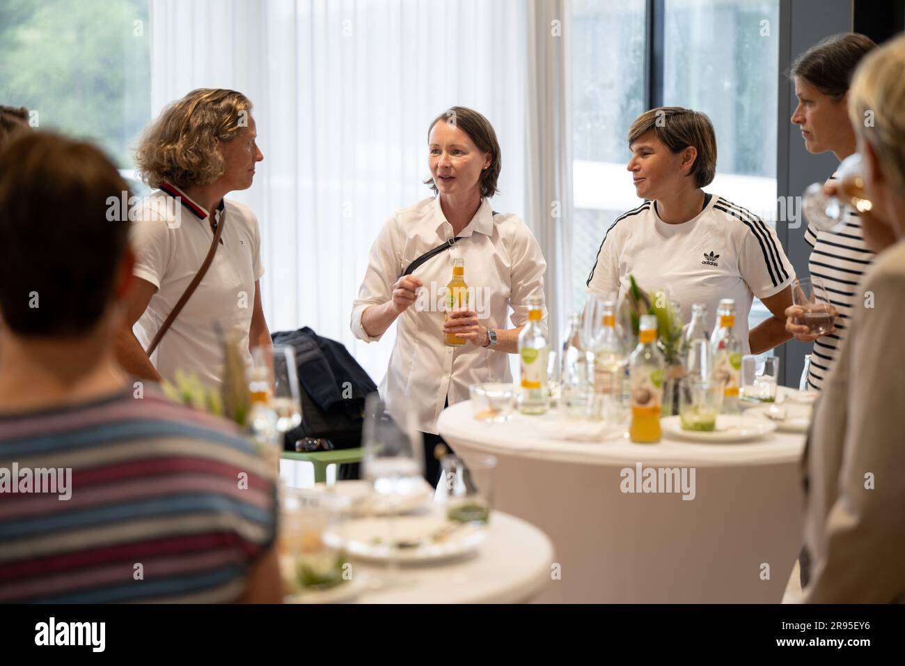 24. Juni 2023, Hessen, Frankfurt/Main: Kerstin Stegemann (l-r), Conny ...