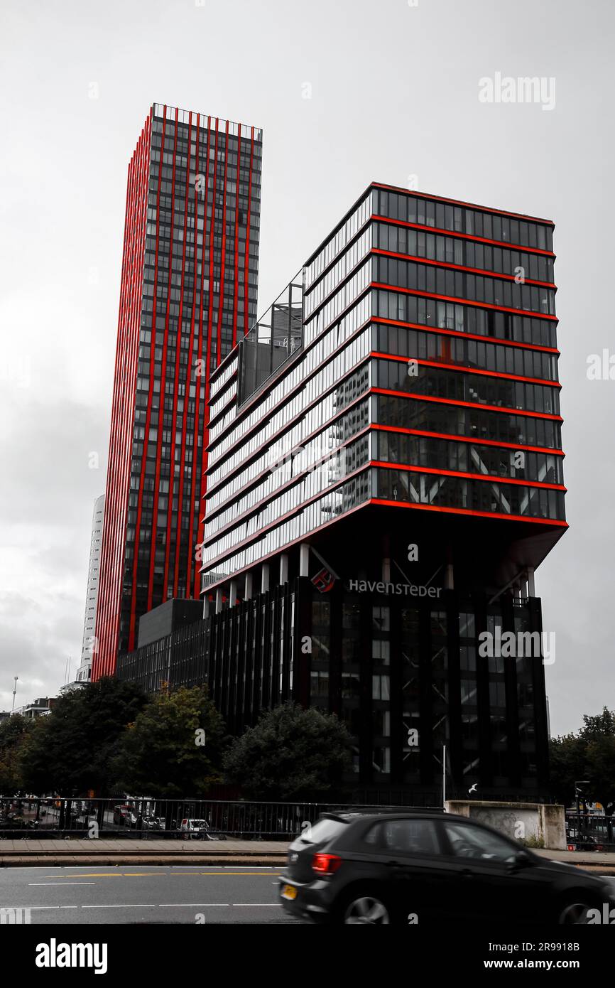 Rotterdam, NL - 6. Okt 2021: Blick auf die Straße und moderne ...