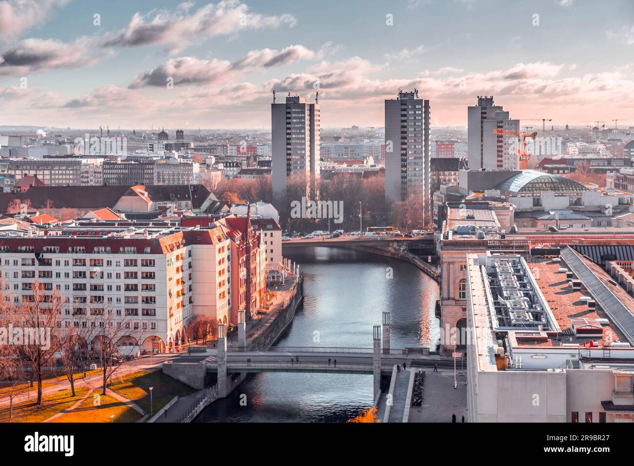 Berlin, Deutschland - 20. DEZ. 2021: Blick aus der Vogelperspektive auf ...