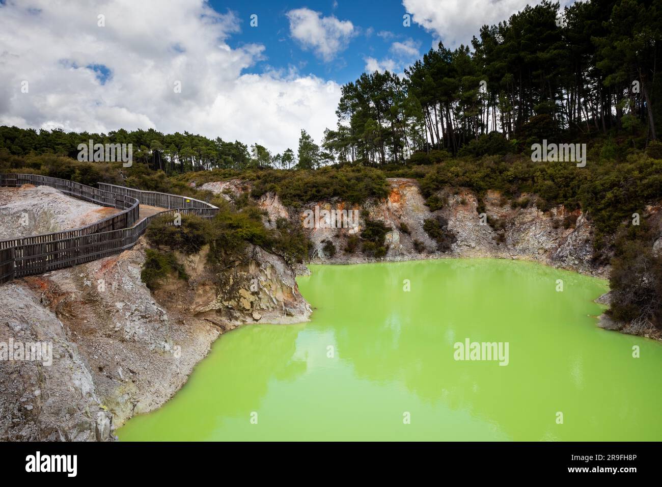 Waiotapu Wai-o-Tapu Thermal Wonderland Rotorua North Island. Māori für ...