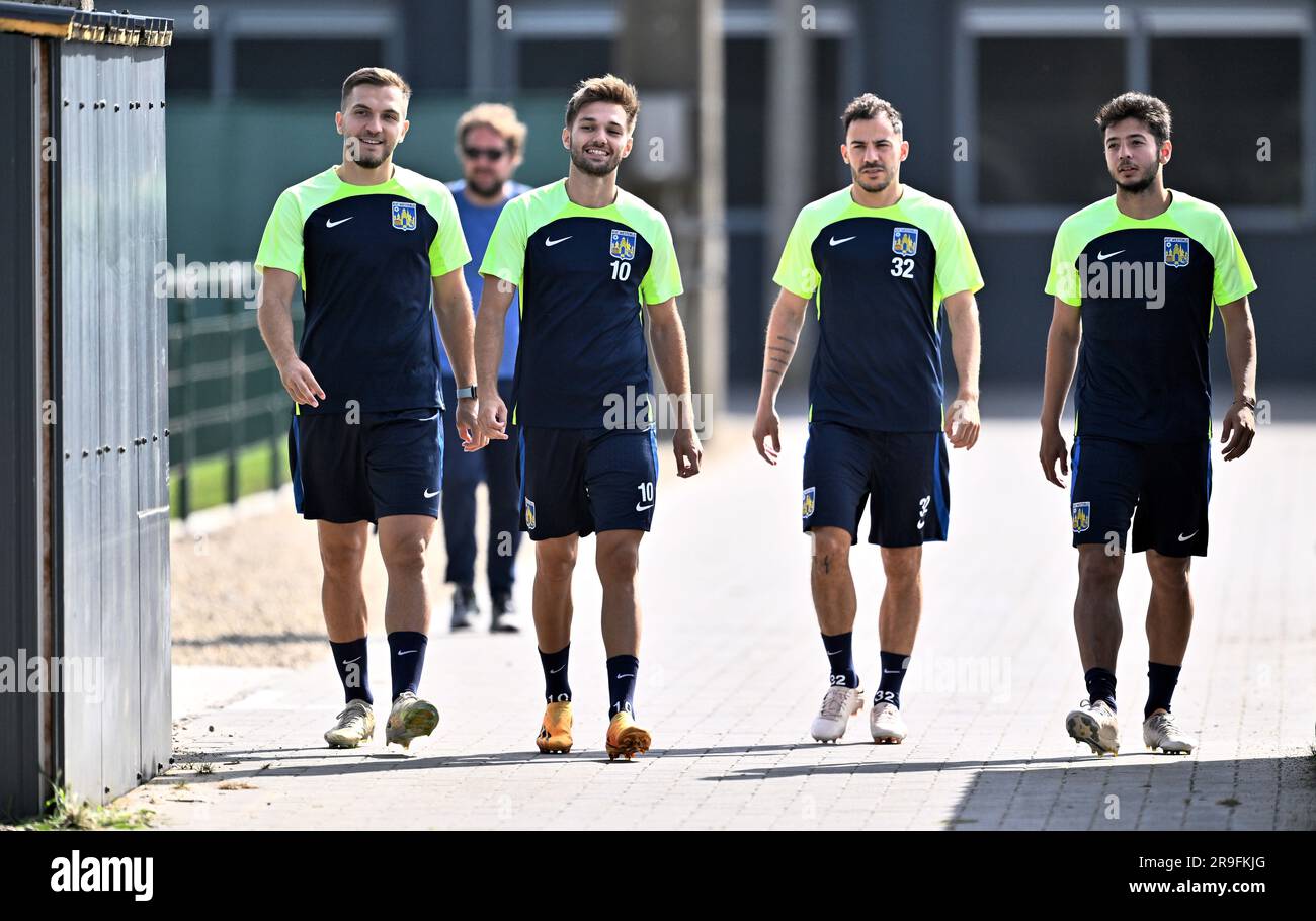 Westerlo, Belgien. 26. Juni 2023. Erdon Daci von Westerlo, Jan Bernat ...