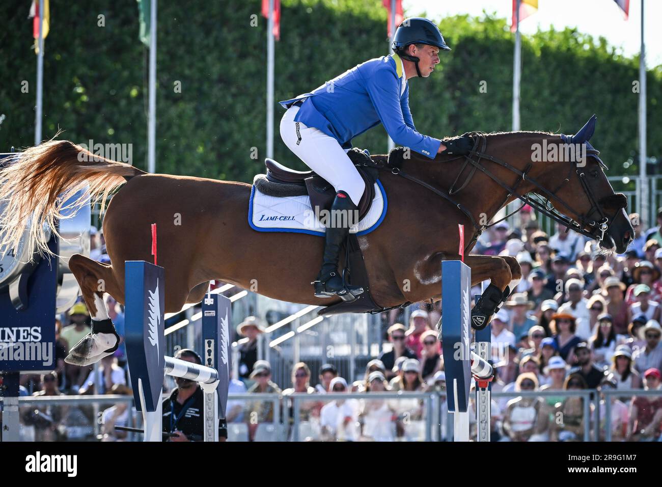 Christian AHLMANN aus Deutschland reitet Mandato van de Neerheide ...