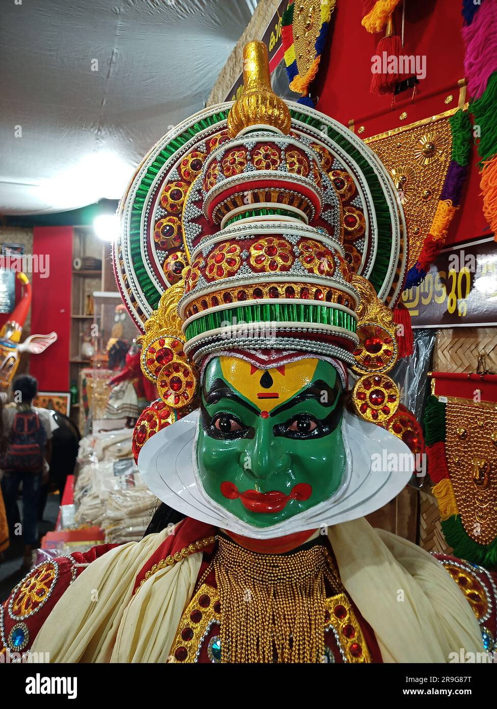 Kathakali masks -Fotos und -Bildmaterial in hoher Auflösung – Alamy