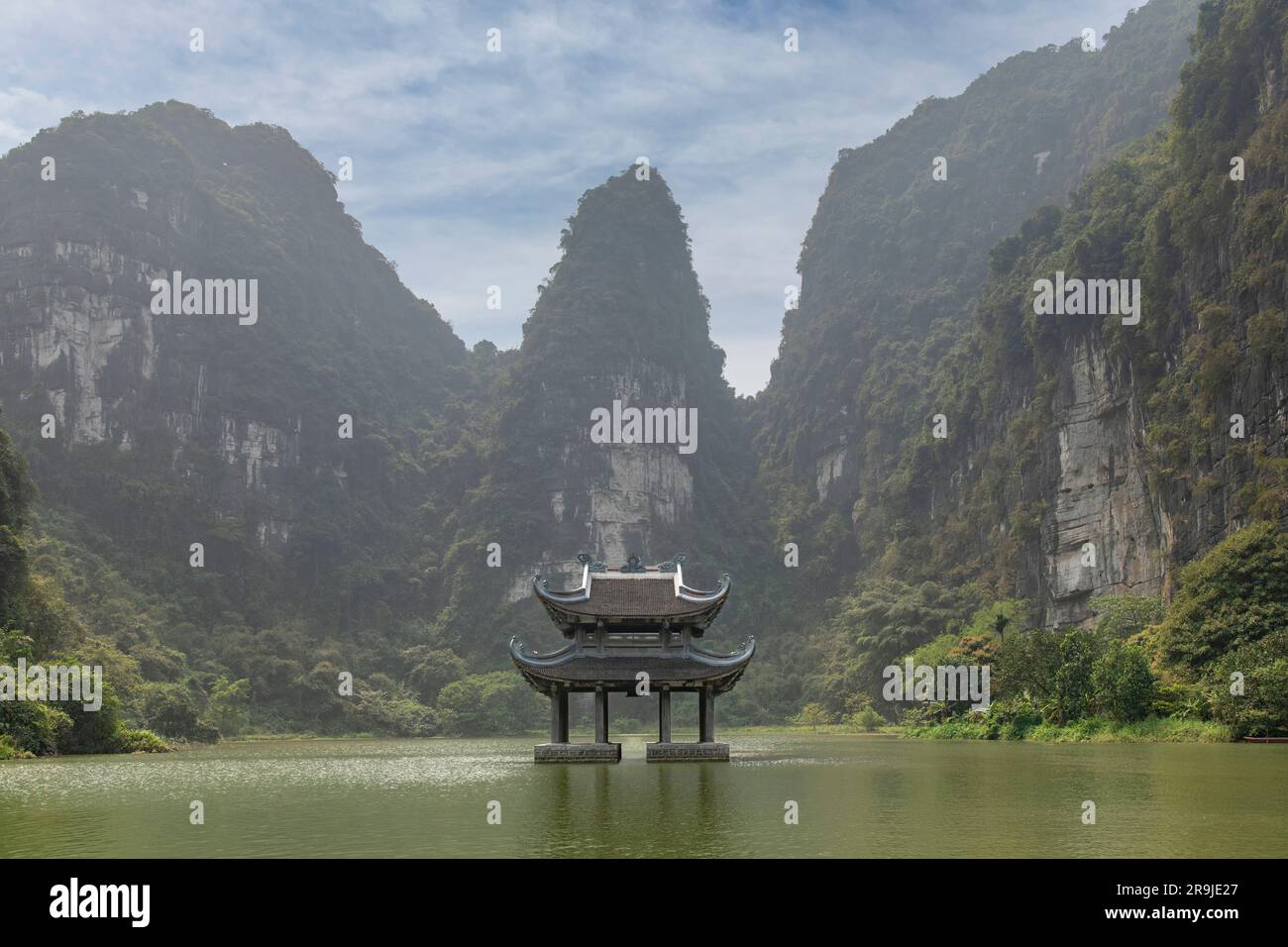 Tran vu umgeben -Fotos und -Bildmaterial in hoher Auflösung – Alamy