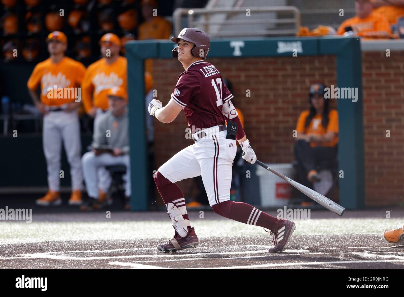 Mississippi State Bulldogs center fielder Colton Ledbetter (10) at bat ...