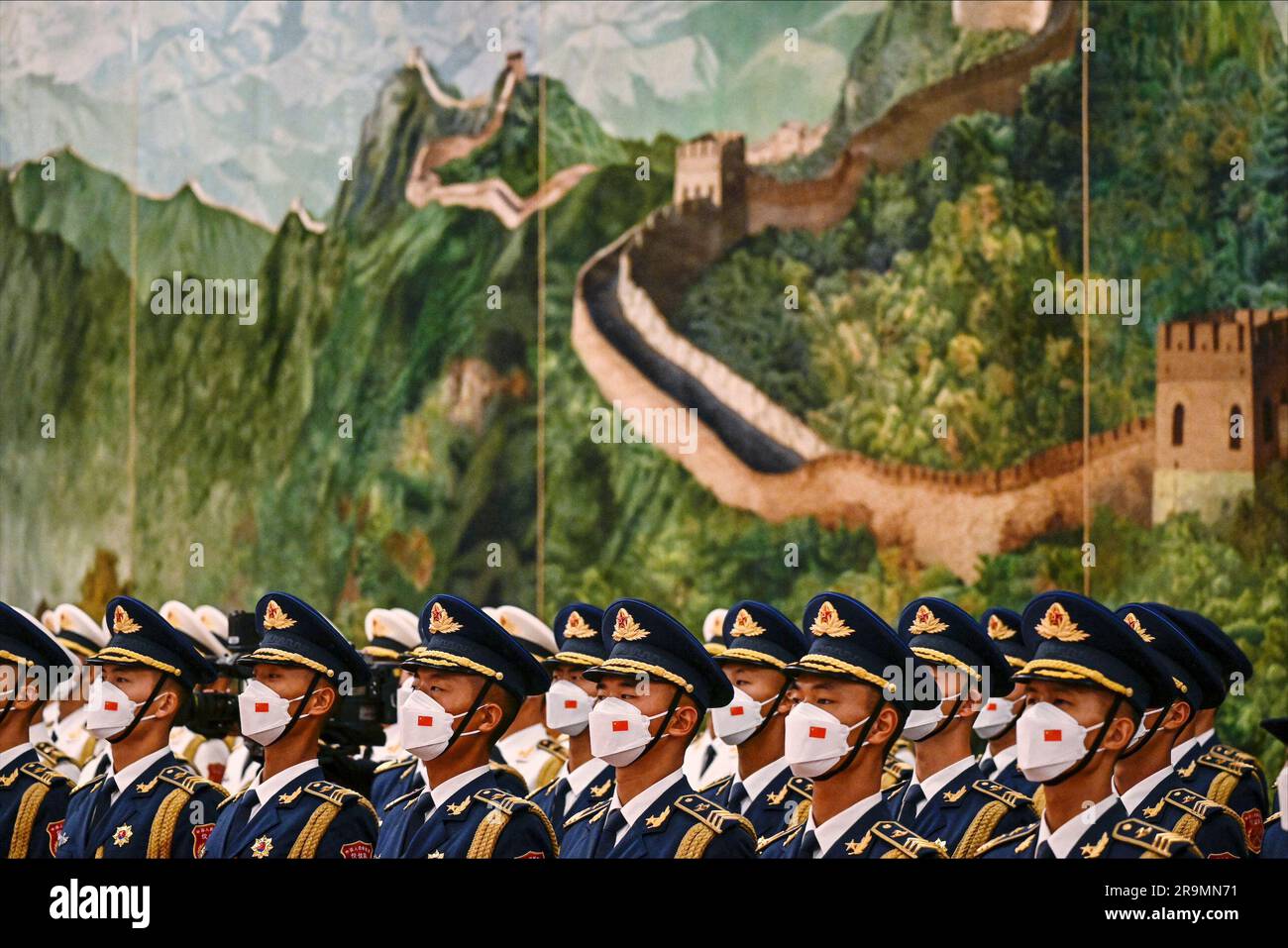 Members of a Chinese honor guard prepare for the arrival of China's ...