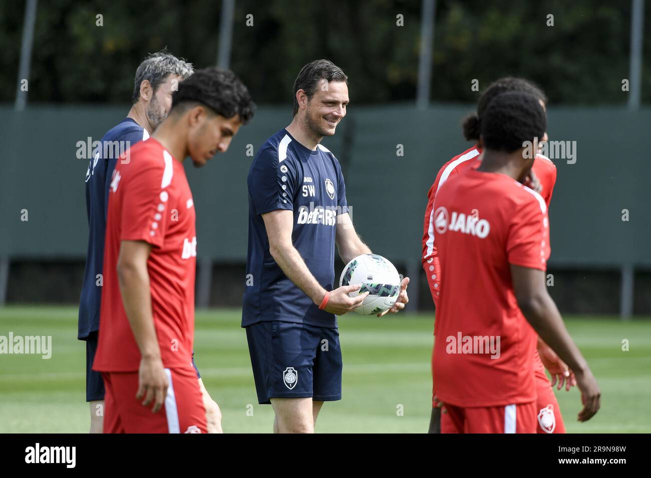 Antwerpen, Belgien. 28. Juni 2023. Antwerpens Assistenztrainer Stef ...