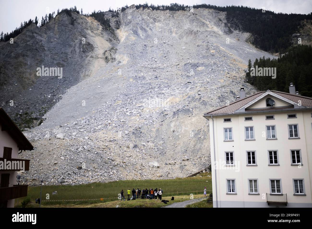The rocks of a rockslide are seen during a media tour in Brienz ...
