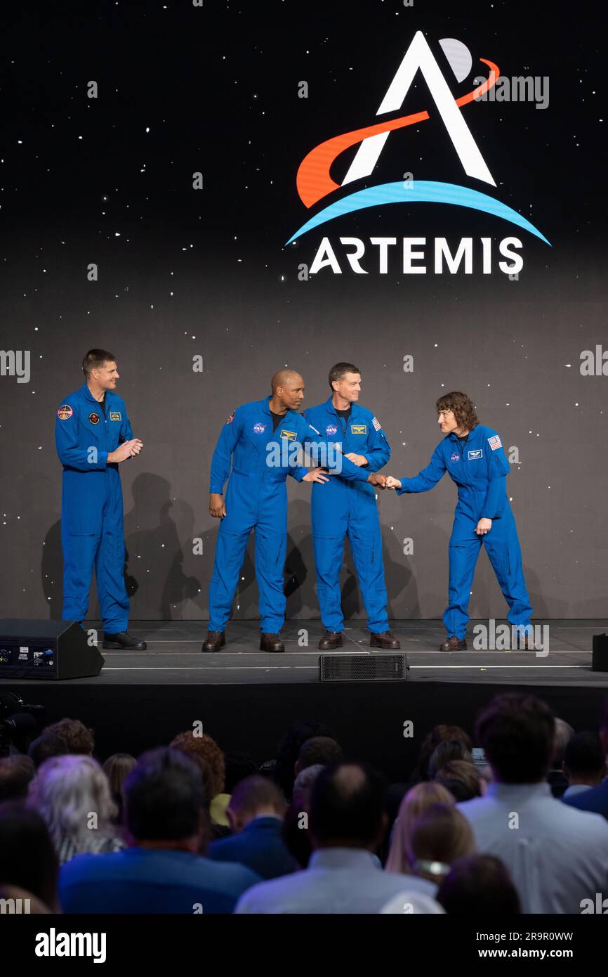 . Jsc2023e018452 (3. April 2023) - die Artemis-II-Crew wird auf der ...