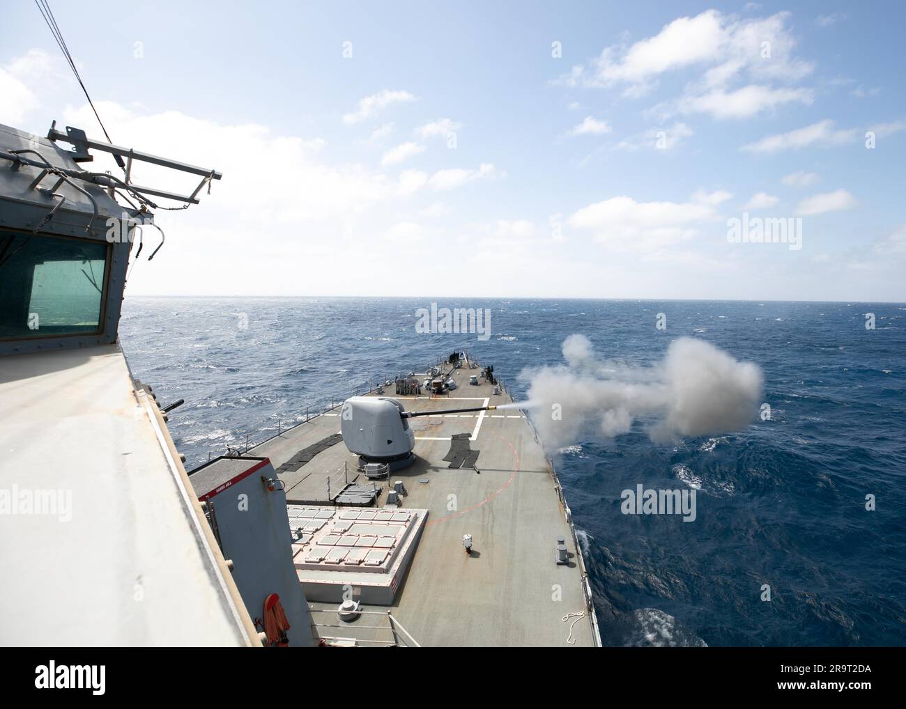 14 inch gun -Fotos und -Bildmaterial in hoher Auflösung – Alamy